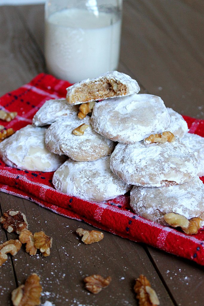 Walnut Cinnamon Winter Cookies - Belle Vie